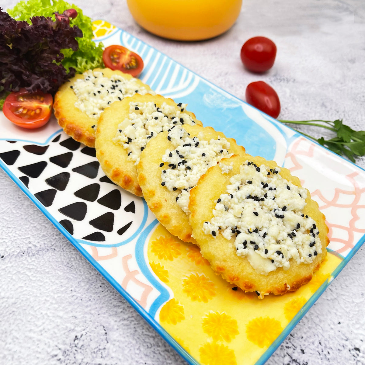 Mini Gluten Free Keto Cheese Manakeesh (4 pieces) – Mom it KeTo Go By Safa’